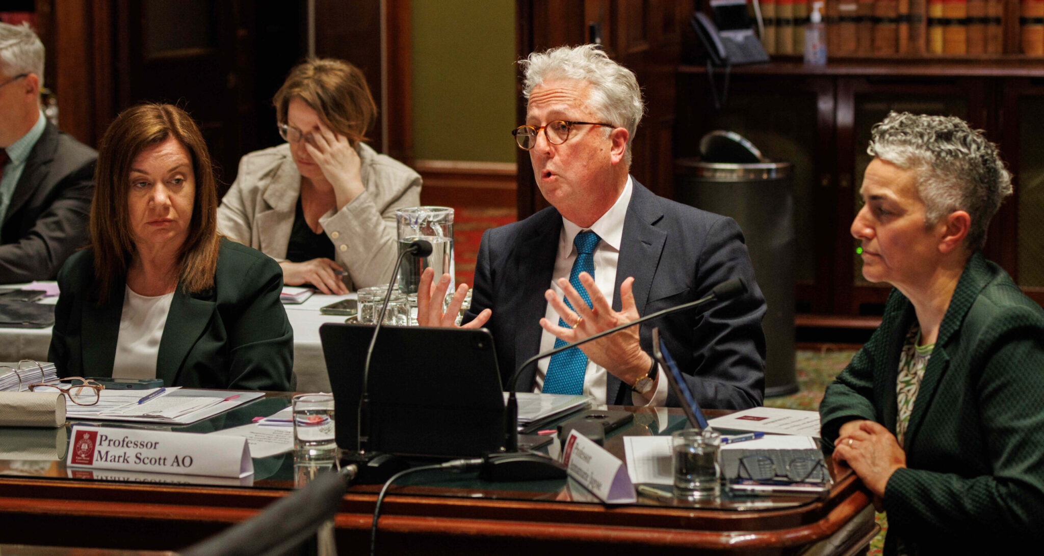 Calls for USyd vice-chancellor Mark Scott to resign over handling of ...